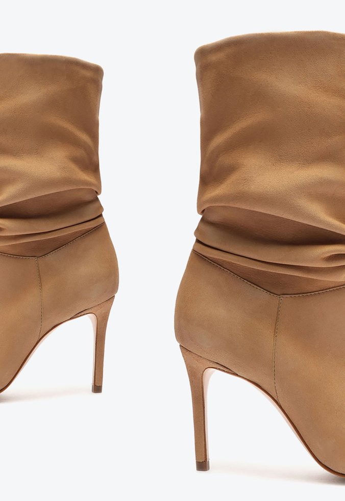 Bota Salto Alto Basic Suede Bege | Schutz